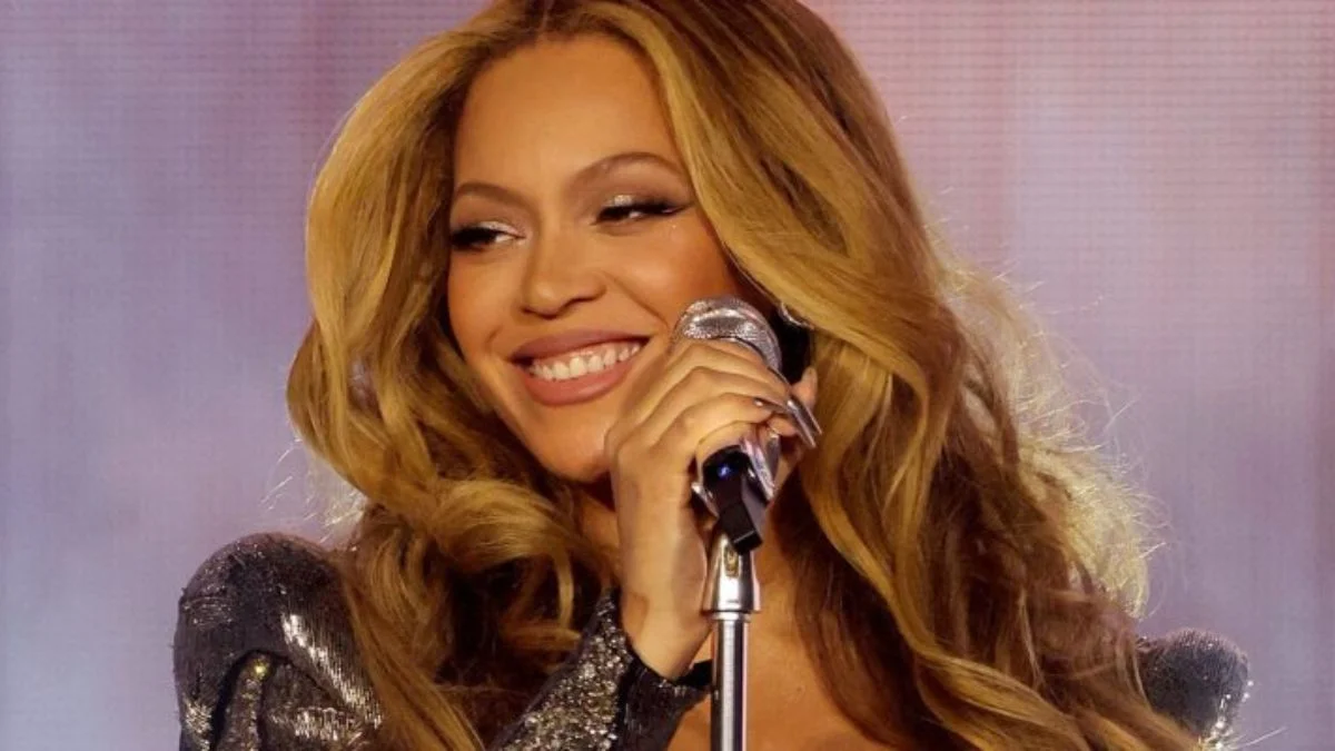 Beyoncé Hair Secrets: Is Her New Sleek Look Thanks to Her Line?